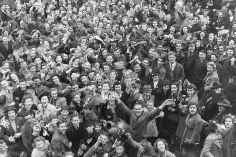 A fascinating insight into Australian women's roles in World War Two ...